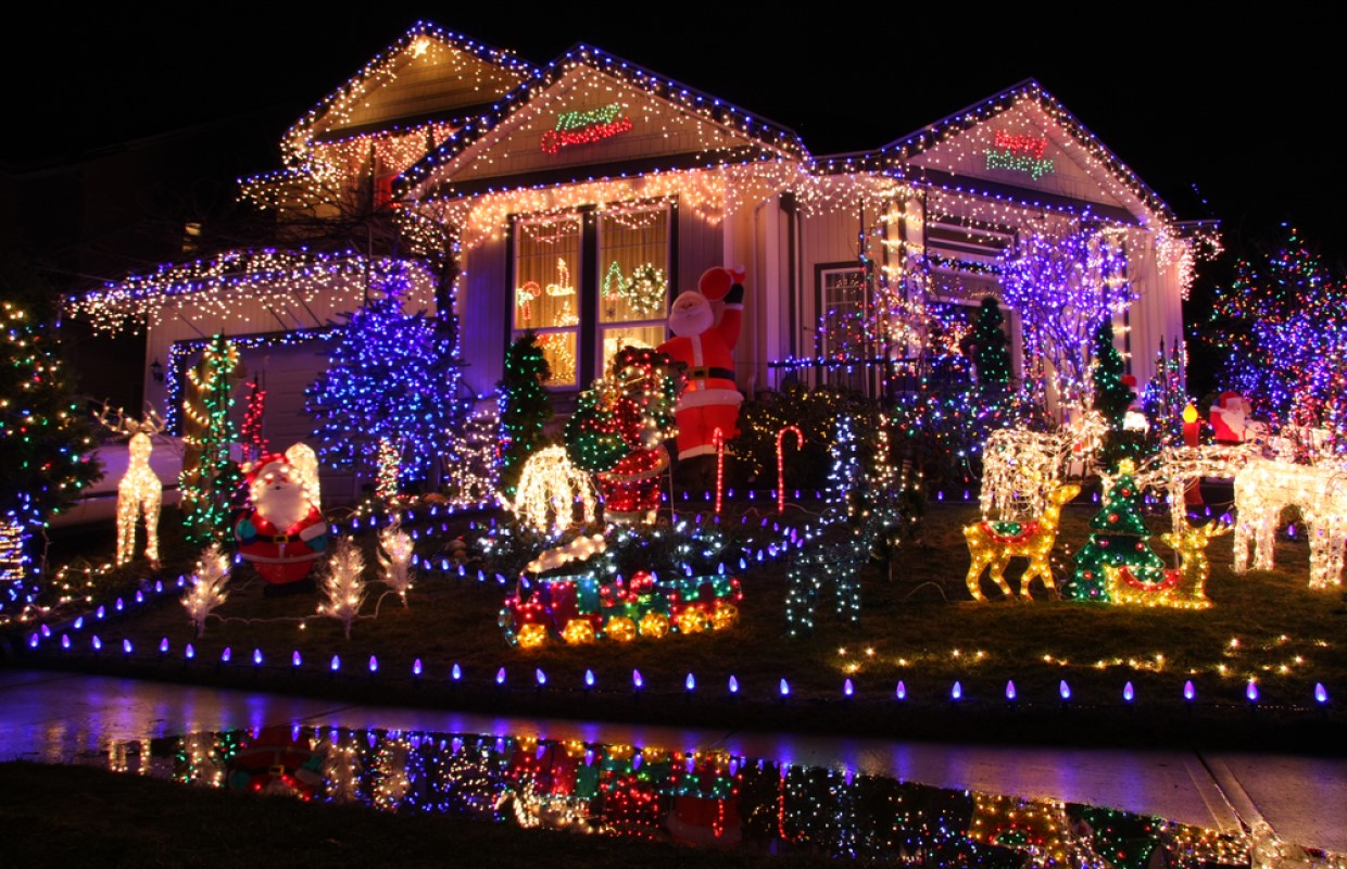 New Survey Asks How Long Holiday Decorations Should Stay Up WTAX 93 new-survey-asks-how-long-holiday-decorations-should-stay-up-wtax-93